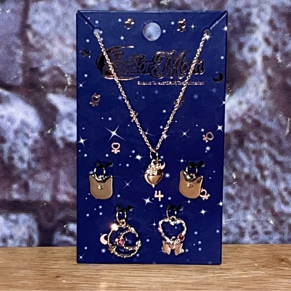 Hot Topic | Jewelry | Sailor Moon Necklace Pendant Set Crescent Heart ...